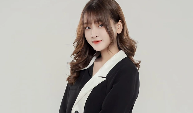 Lyly Sury đăng ảnh khoe mái tóc màu "ngói" khiến người hâm mộ phải đứng ...